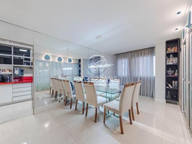 Apartamento com 242 m² e 3 quartos à venda em Aguas Sul