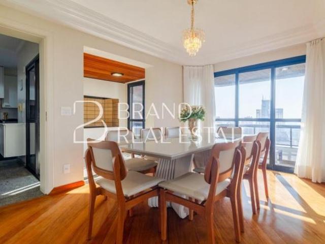 Apartamento com 242m², 4 quartos, 4 vagas, quadra de tênis, a venda no Morumbi