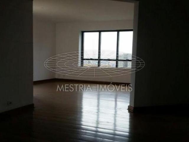 Apartamento com 255mts, 3 suítes e 4 vagas