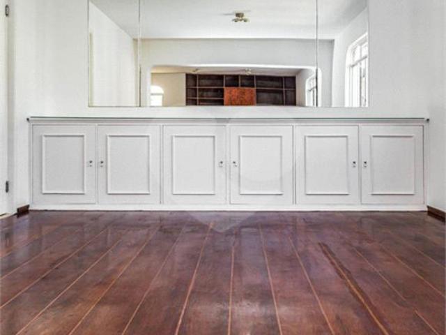 Apartamento com 251 m² e 4 quartos à venda em Jardim América