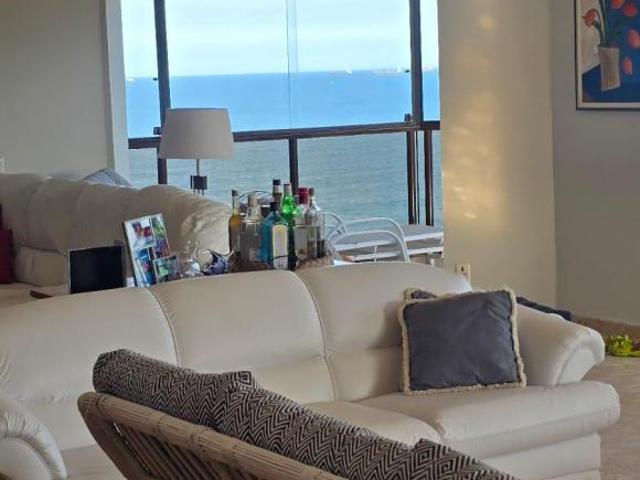 Apartamento com 251 m² e 4 quartos à venda em Jardim Astúrias