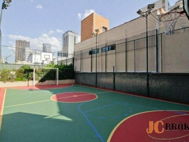 Apartamento com 265 m² de área útil, 4 dormitórios sendo 3 suítes, 4 vagas