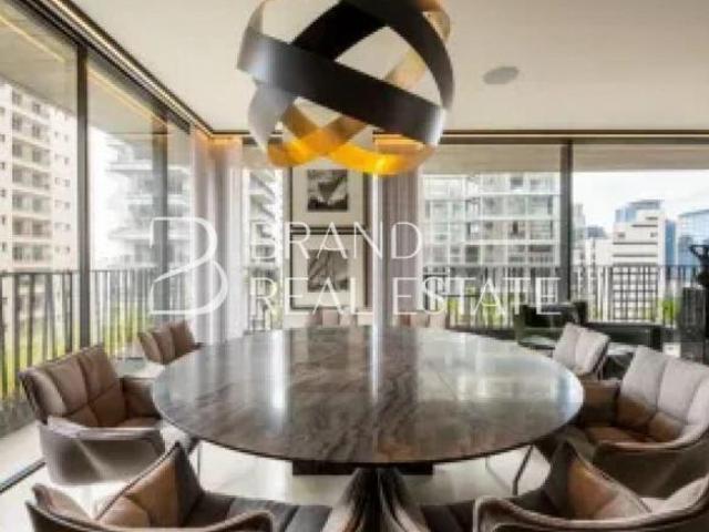 Apartamento com 269 m², 4 quartos sendo 3 suítes à venda no bairro Itaim Bibi