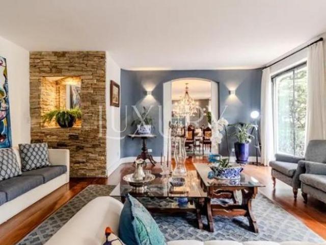 Apartamento com 260 m², 4 quartos sendo 2 suítes à venda no bairro Jardim Paulista
