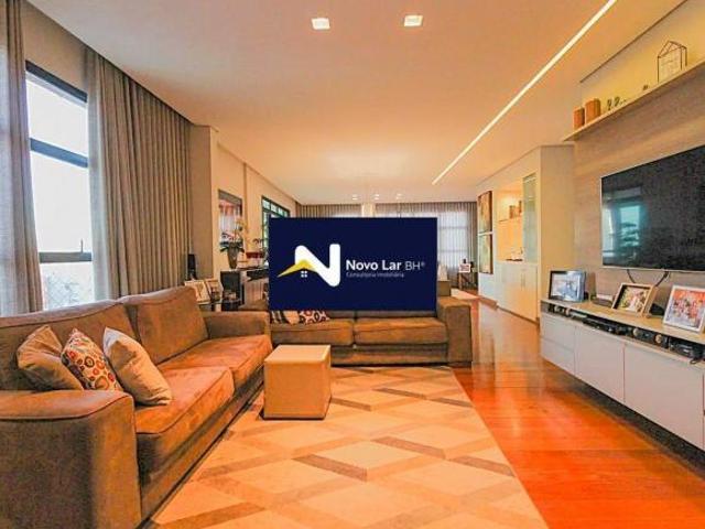 Apartamento com 260m², 4 quartos, 2 suites, 4 vagas, varanda no Luxembrugo