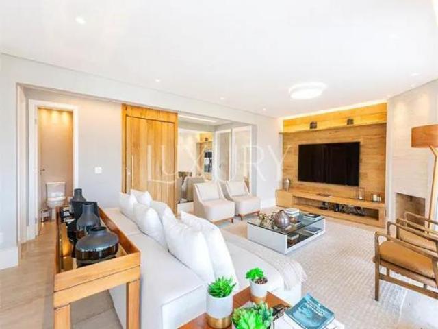 Apartamento com 261 m², 4 quartos sendo 3 suítes à venda no bairro Vila Madalena