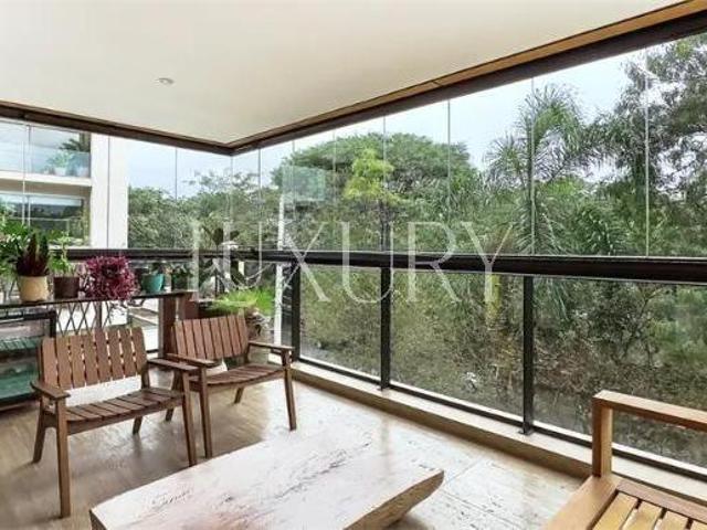 Apartamento com 262 m², 4 quartos sendo 4 suítes à venda no bairro Vila Madalena