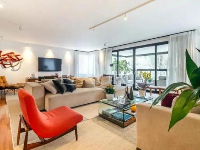 Apartamento com 262 m², 4 quartos sendo 4 suítes à venda no bairro Vila Madalena