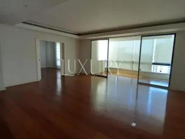 Apartamento com 274 m², 4 quartos sendo 2 suítes à venda no bairro Alto De Pinheiros