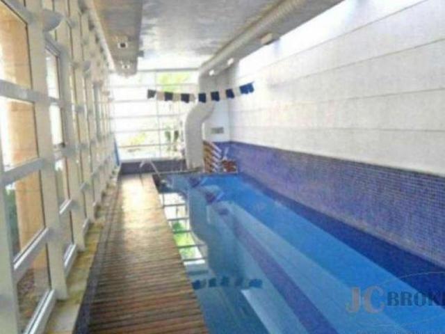 Apartamento com 275 m² de área útil, 4 dormitórios, sendo 4 suítes, 4 vagas