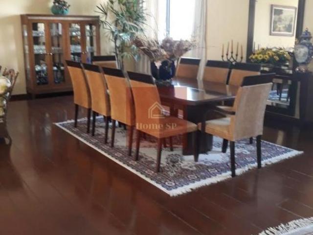 Apartamento com 275m², totalmente fora de rota, 4 dormitórios sendo 4 suítes, 4 vagas