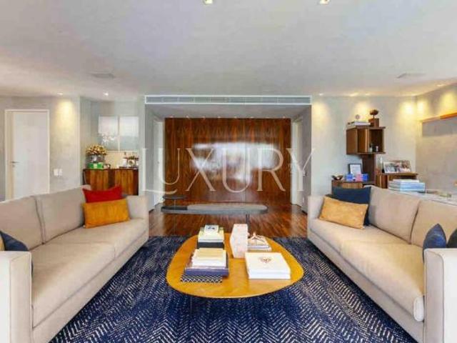 Apartamento com 278 m², 3 quartos sendo 3 suítes à venda no bairro Jardim Paulistano
