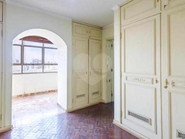 Apartamento com 270 m² e 3 quartos à venda em Consolação