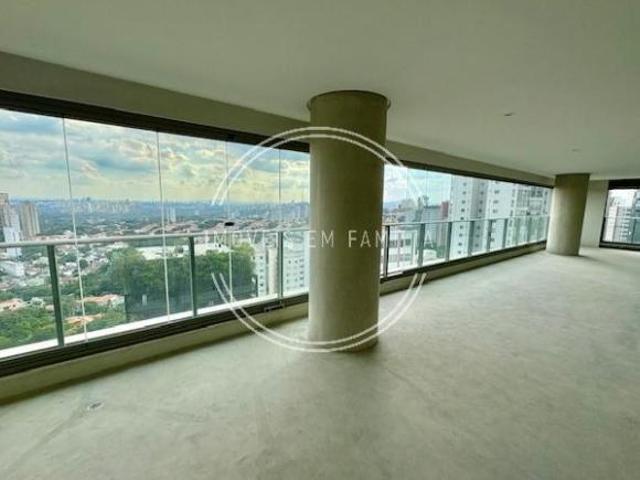Apartamento com 271 m², 4 quartos sendo 3 suítes à venda no bairro Vila Madalena