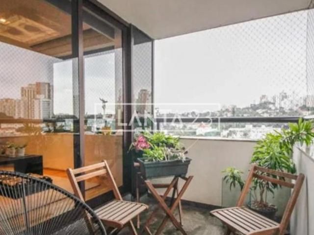 Apartamento com 280 m², 4 quartos sendo 3 suítes à venda no bairro Higienópolis
