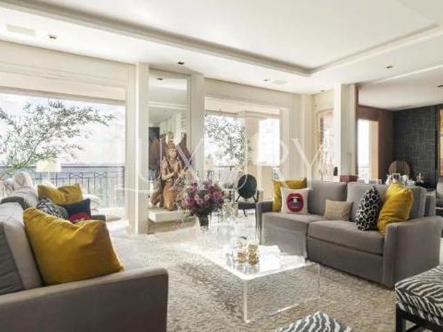 Apartamento com 298 m², 3 quartos sendo 3 suítes à venda no bairro Alto de Pinheiros