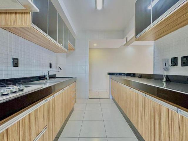 Apartamento com 2 vagas cobertas e 3 quartos
