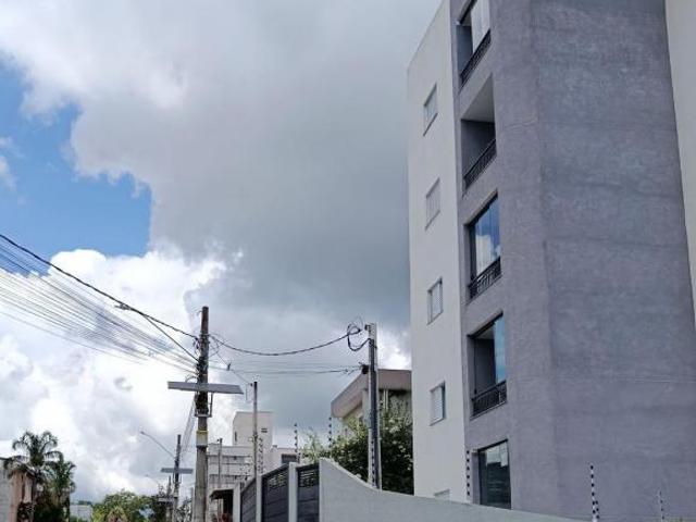 Apartamento com 2 Vagas, Elevador e Varanda por R$ 399.000 em Atibaia