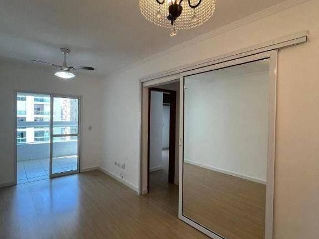 Apartamento com 2 vagas frente rua 2 dormitórios, a 500 metros da praia à venda, 87 m² por R$ 650