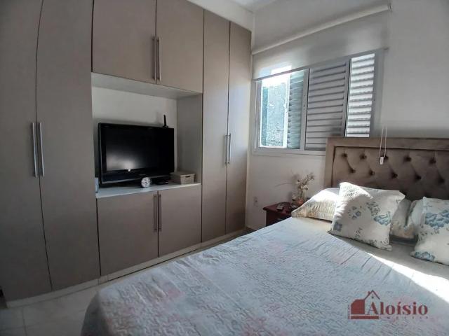 Apartamento com 2 dormitórios à venda, 74 m² por R$ 420.000,00 Centro Taubaté/SP