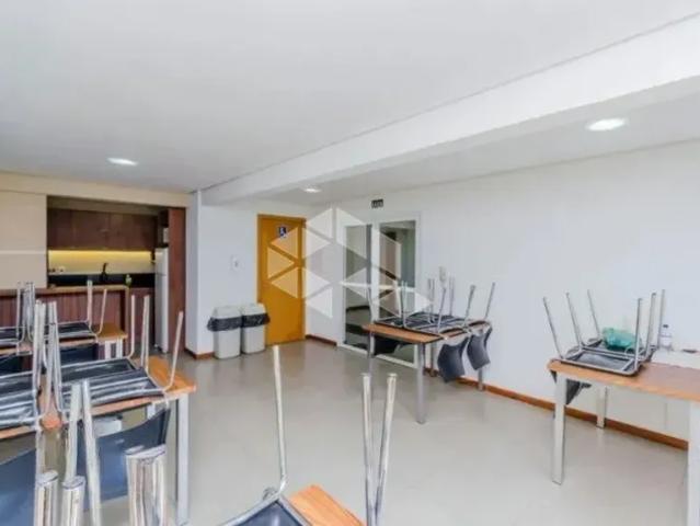Apartamento com 2 dormitórios e vaga coberta no Bairro Ipanema