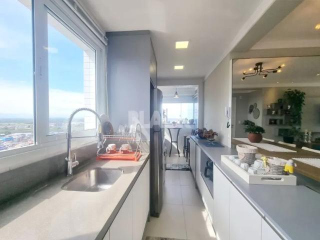Apartamento com 2 dormitórios e 2 vagas de garagem em Torres RS