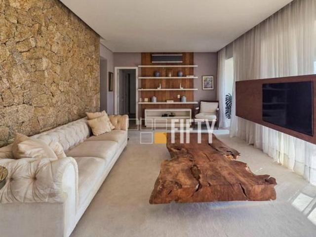 Apartamento com 2 dormitórios, 151 m² Itaim Bibi São Paulo/SP