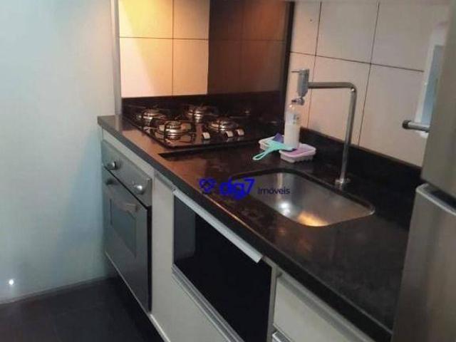 Apartamento com 2 Dormitórios, 1 Banheiro, com armários