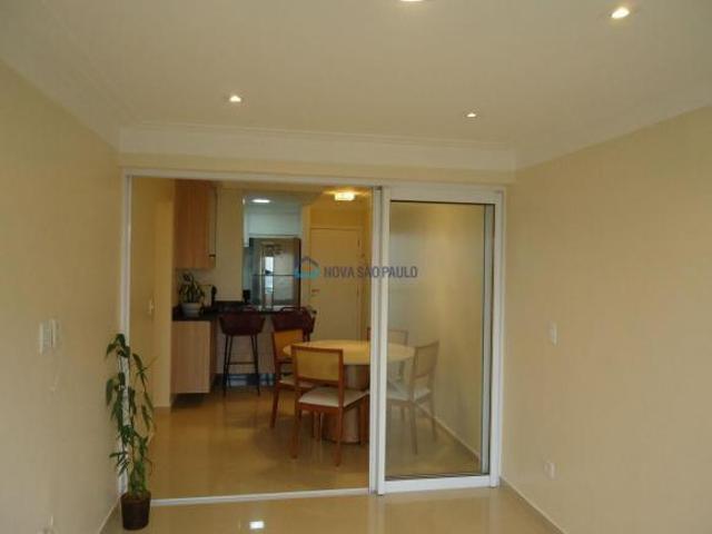 Apartamento com 2 dormitorios, 1 suite e 1 vaga no Metrô Saude