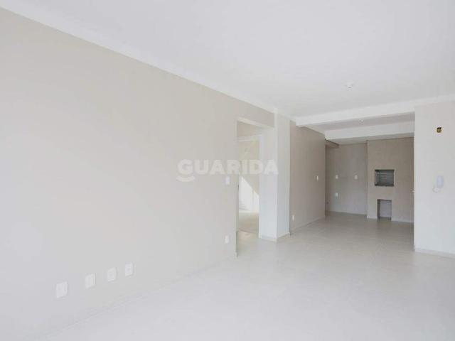 Apartamento com 2 dormitórios, 1 suíte e 2 vagas de garagem no bairro Petrópolis COD: 18208