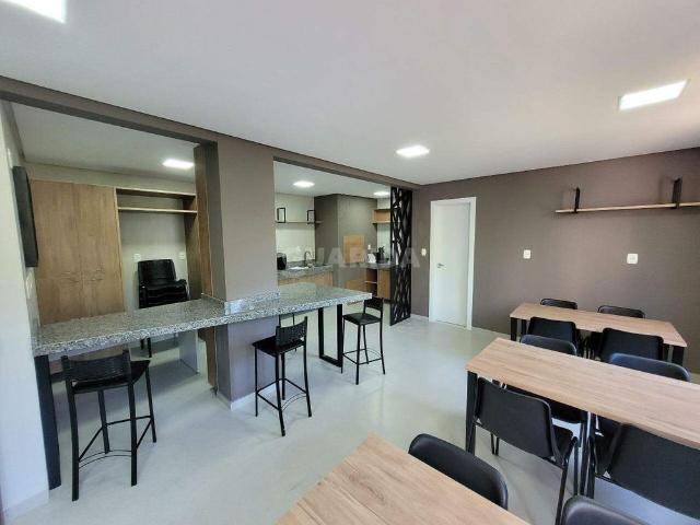 Apartamento com 2 dormitórios, 1 suíte e 2 vagas de garagem no bairro Petrópolis COD: 18208