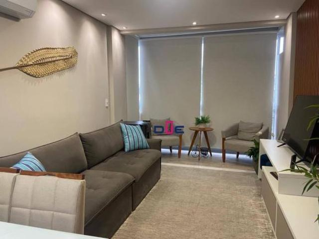 Apartamento com 2 dormitórios, 1 suíte e dependência completa, com vista mar, na Aparecida
