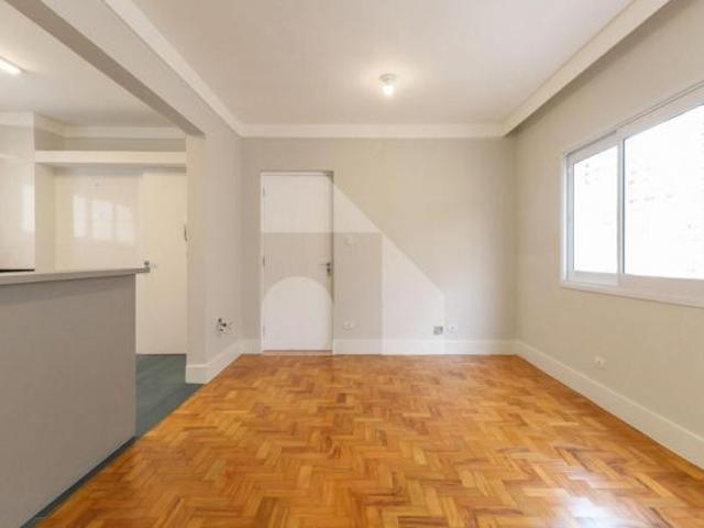 Apartamento com 2 dormitórios, 1 suíte totalmente reformado a 100 metros do Shopping