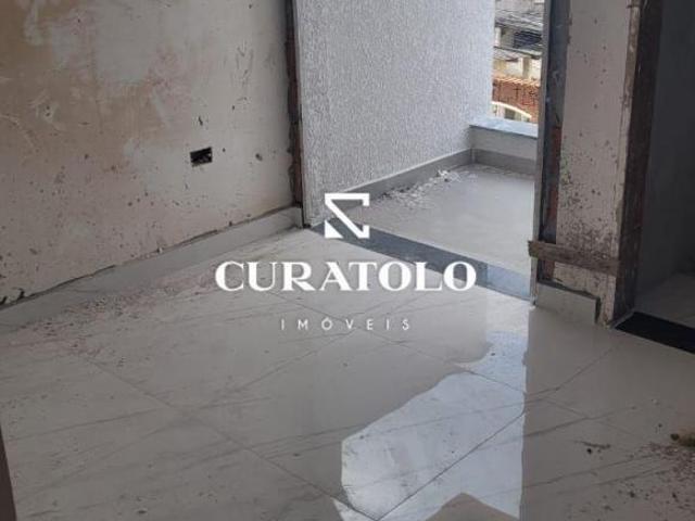 Apartamento com 2 dormitórios, 1 suíte, varanda e vaga coberta Pq. das Nações, Santo André