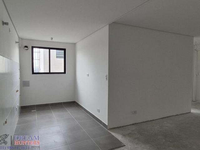 Apartamento com 2 dormitórios 1 sendo suíte, 1 Vaga, no Bairro Cajuru