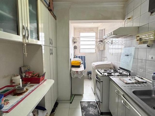 Apartamento com 2 dormitórios, 1 vaga e prédio com elevador