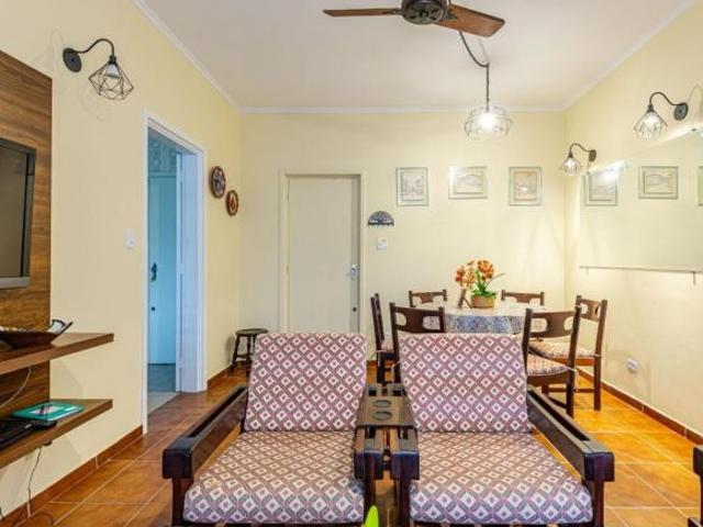 Apartamento com 2 dormitórios 1 vaga lado praia na Enseada Brunella