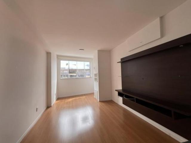 Apartamento com 2 dormitórios, 1 vaga, no bairro Floresta, em Porto Alegre, RS