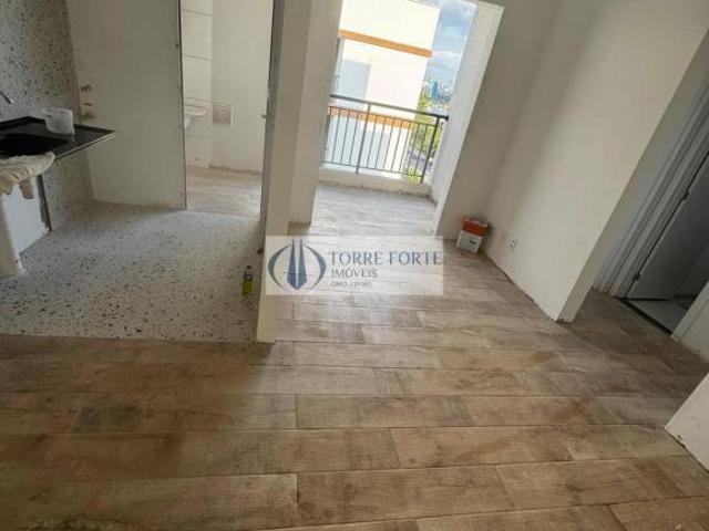 Apartamento com 2 Dormitórios, 1 Vaga, Varanda e Lazer Completo no Jaguaré