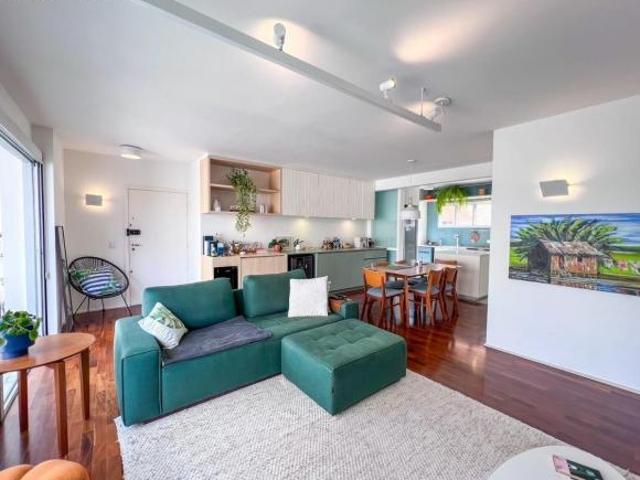 Apartamento com 2 dormitórios 2 vagas a venda em Moema