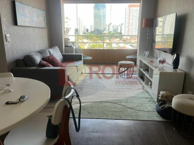 Apartamento de 70 m² totalmente reformado com 2 quartos, 1 suíte e 2 vagas à venda no Brooklin