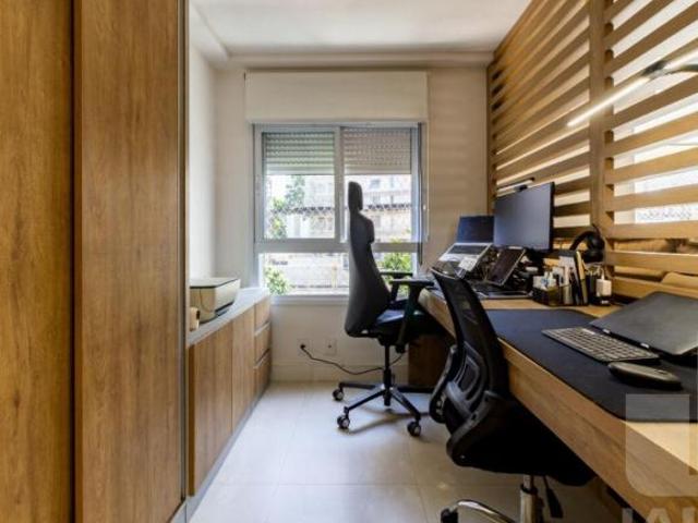 Apartamento com 2 Dormitórios 2 Vagas em Alto da Lapa