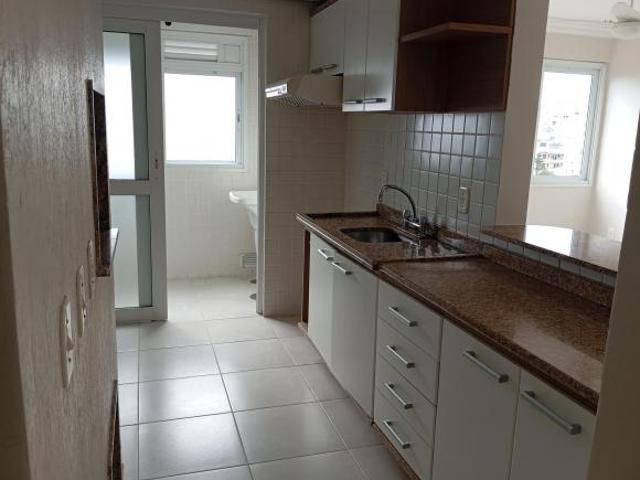 Apartamento com 2 Dormitórios, Vaga Dupla e Elevador no Floresta