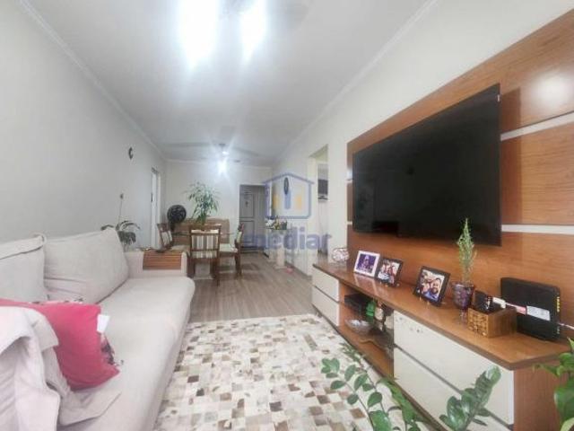 Apartamento com 2 dormitórios, vista livre lateral e 1 vaga demarcada no Marapé