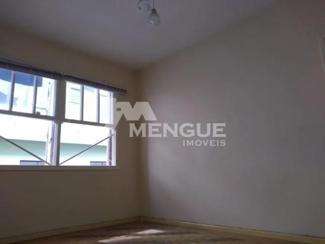 Apartamento com 2 dormitórios à venda no bairro Cristo Redentor, em Porto Alegre com 64,00m² privati