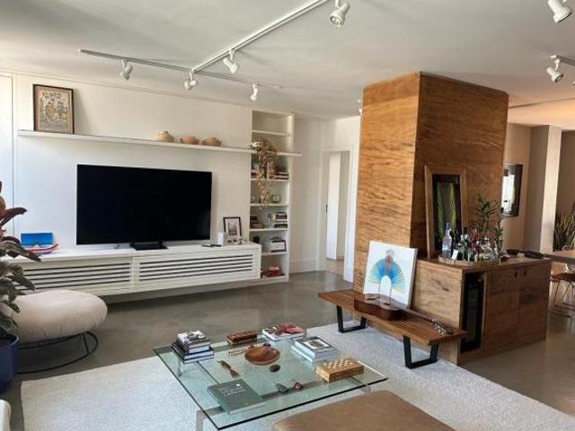 Apartamento com 2 dormitórios á venda no Itaim Bibi!