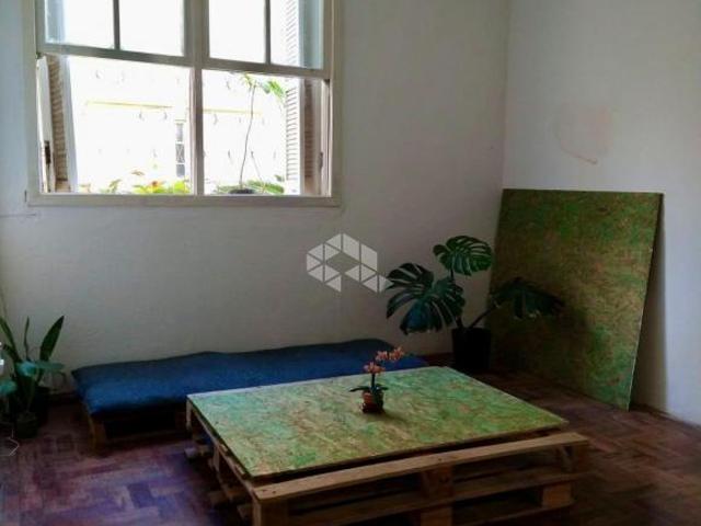 Apartamento com 2 dormitórios à venda em Pelotas