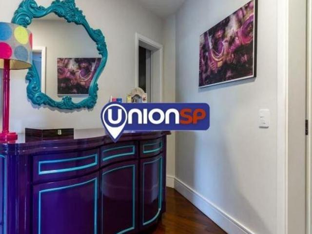 Apartamento com 2 dormitórios à venda, 140 m² por R$ 1.900.000 Brooklin São Paulo/SP