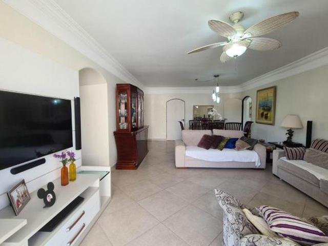 Apartamento com 2 dormitórios à venda, 120 m² por R$ 730.000,00 Pitangueiras Guarujá/SP