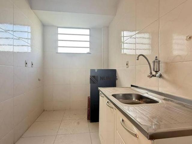 Apartamento com 2 dormitórios à venda, 45 m² por R$ 145.000,00 Previdenciários Juiz de Fora/MG